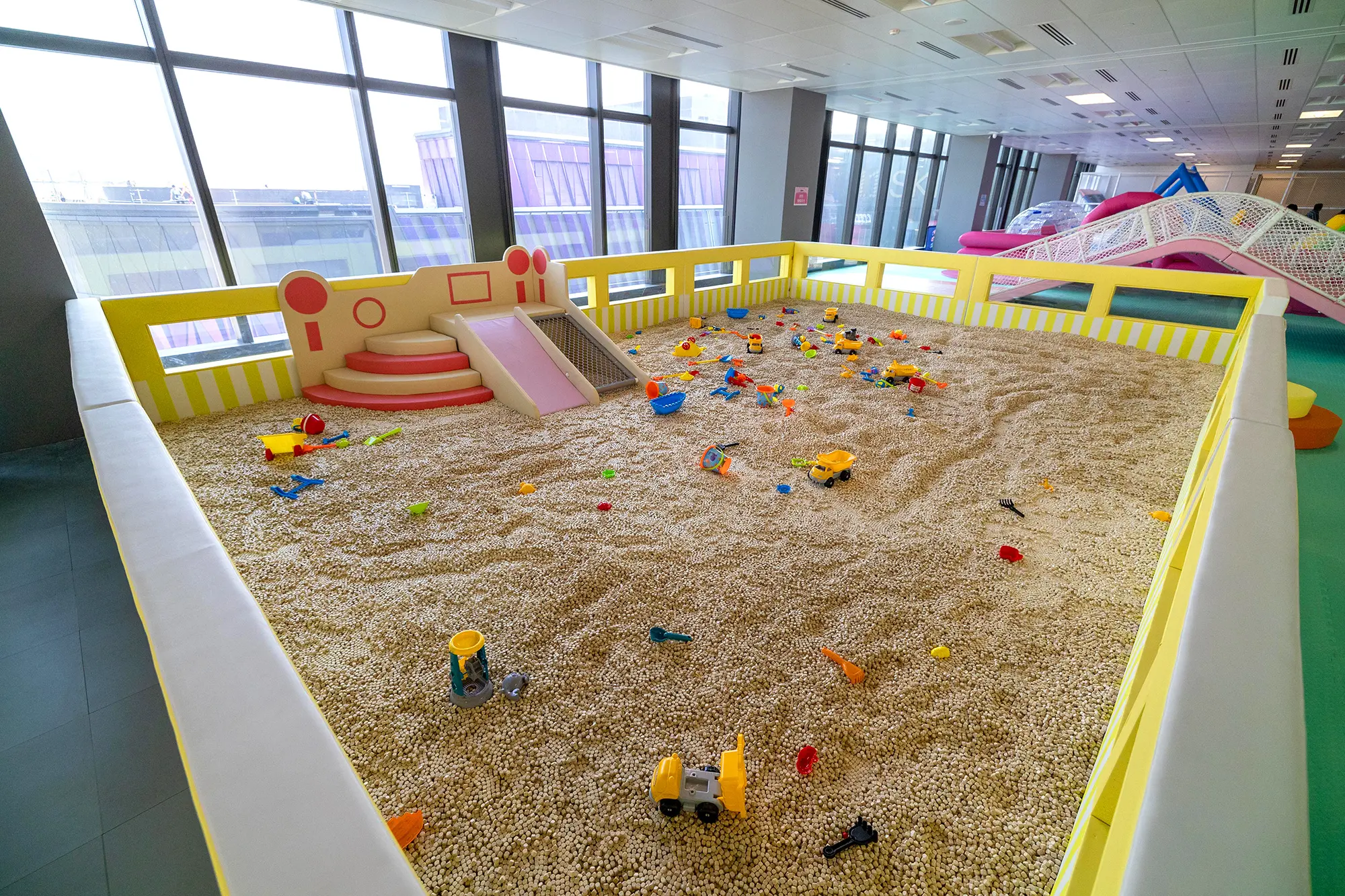 Chill Kids Club Indoor Playroom At 11SKIES Hong Kong - Little Steps